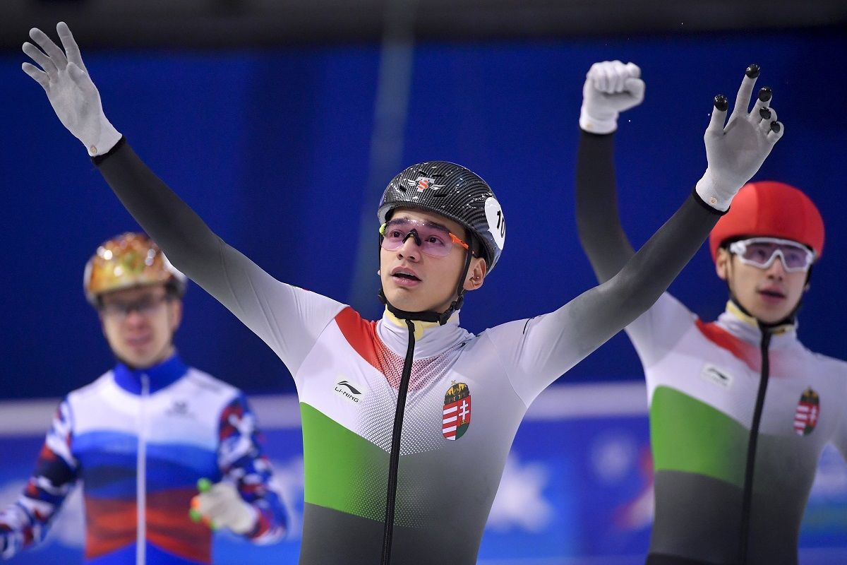 Liu Shaolin arany-, Liu Shaoang ezüstérmet szerzett rövidpályás ...