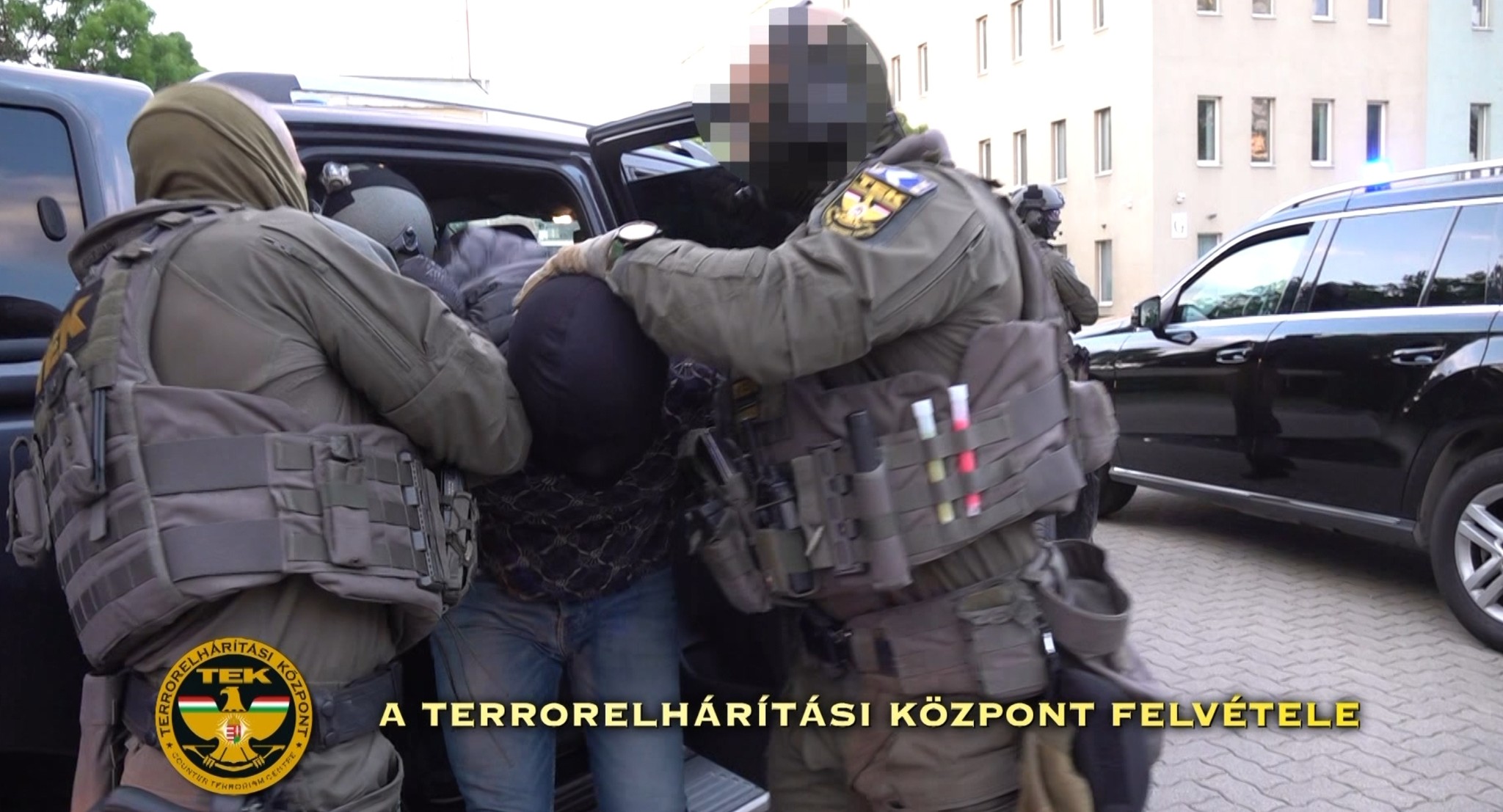 Videón, ahogy a TEK elfog egy ukrán kémet Budapesten - Vasárnap.hu