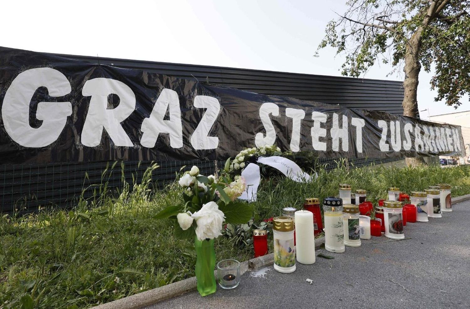 Leó pápa imádkozik a grazi lövöldözés áldozataiért - Vasárnap.hu