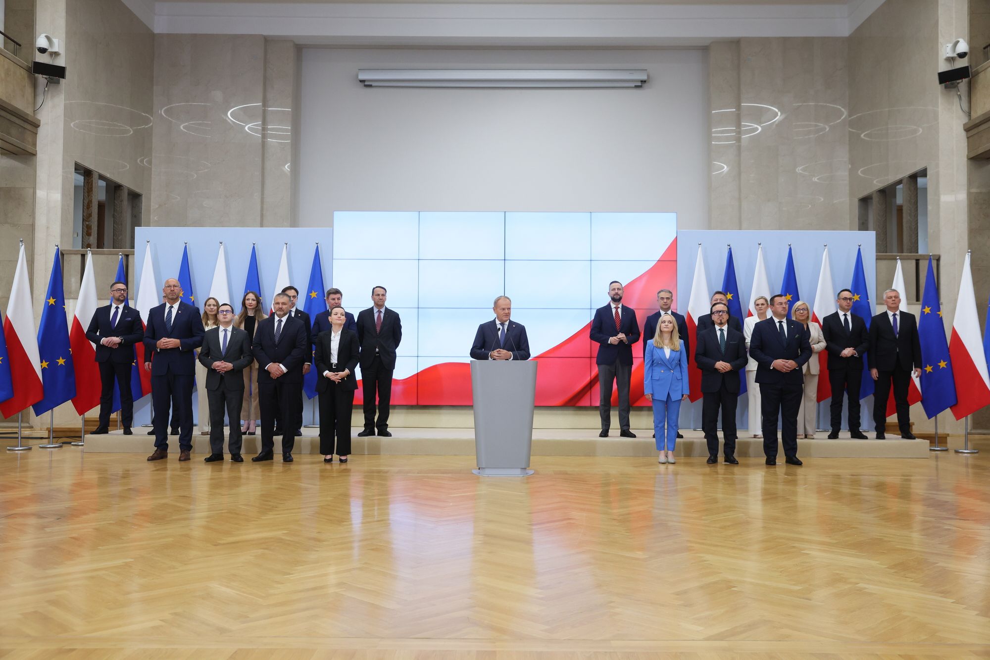 Donald Tusk átszervezte a lengyel kormányt – ezzel próbál véget vetni a ...