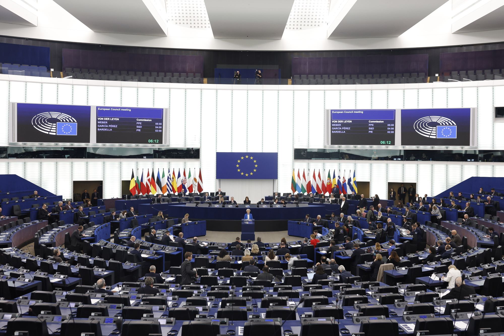 Ursula marad - az Európai Parlament elutasította az Európai Bizottság ...